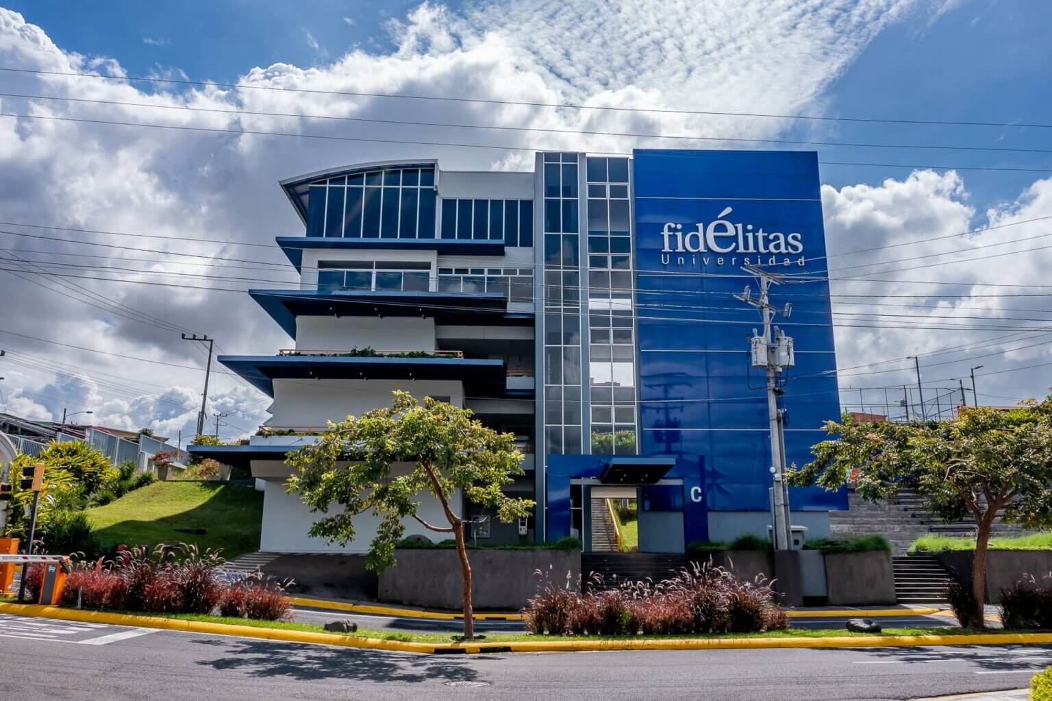 Fidélitas es la Mejor Universidad privada en Ingenierías según Ipsos